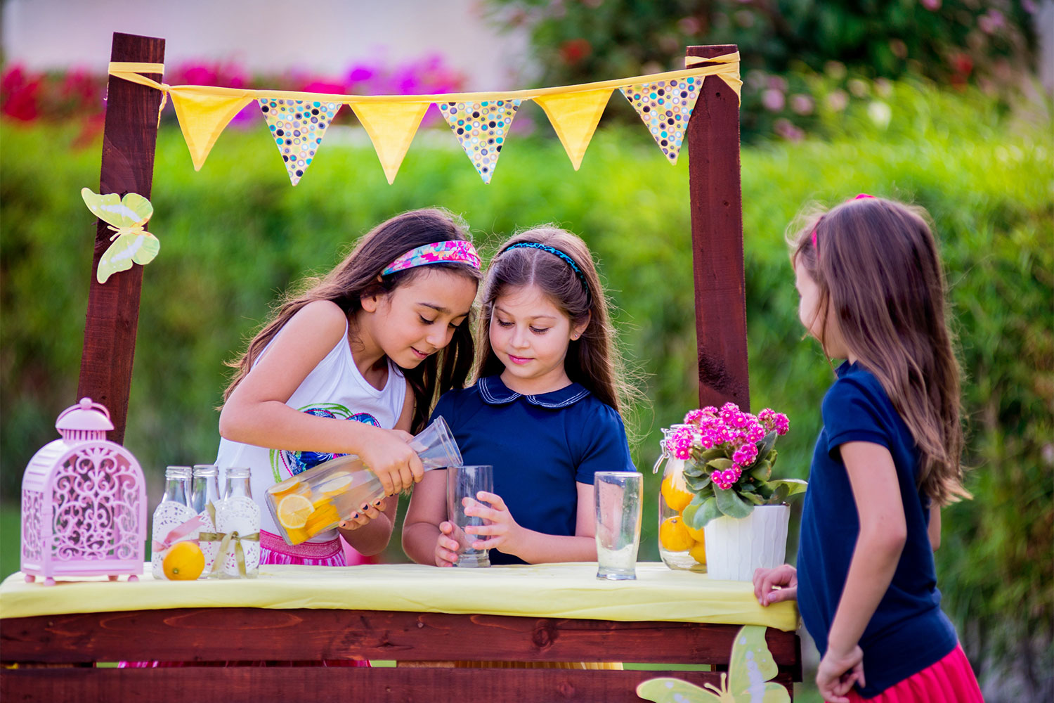 Why a kids’ lemonade stand is the perfect summer activity | NewFolks