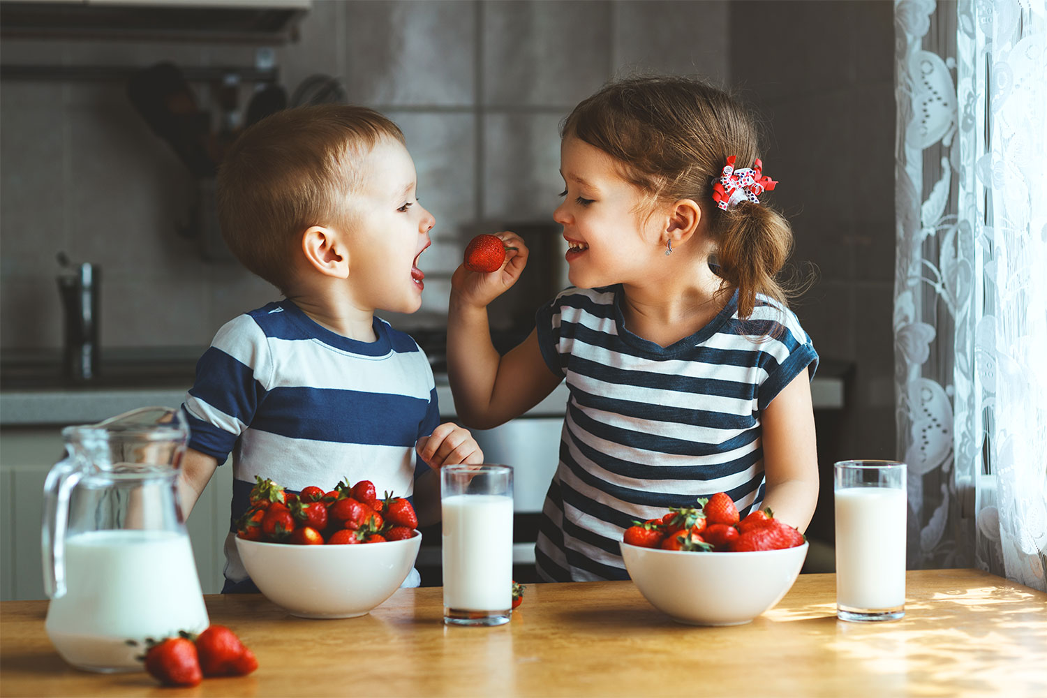 Is it OK to Let Your Kid Play With Their Food? | NewFolks